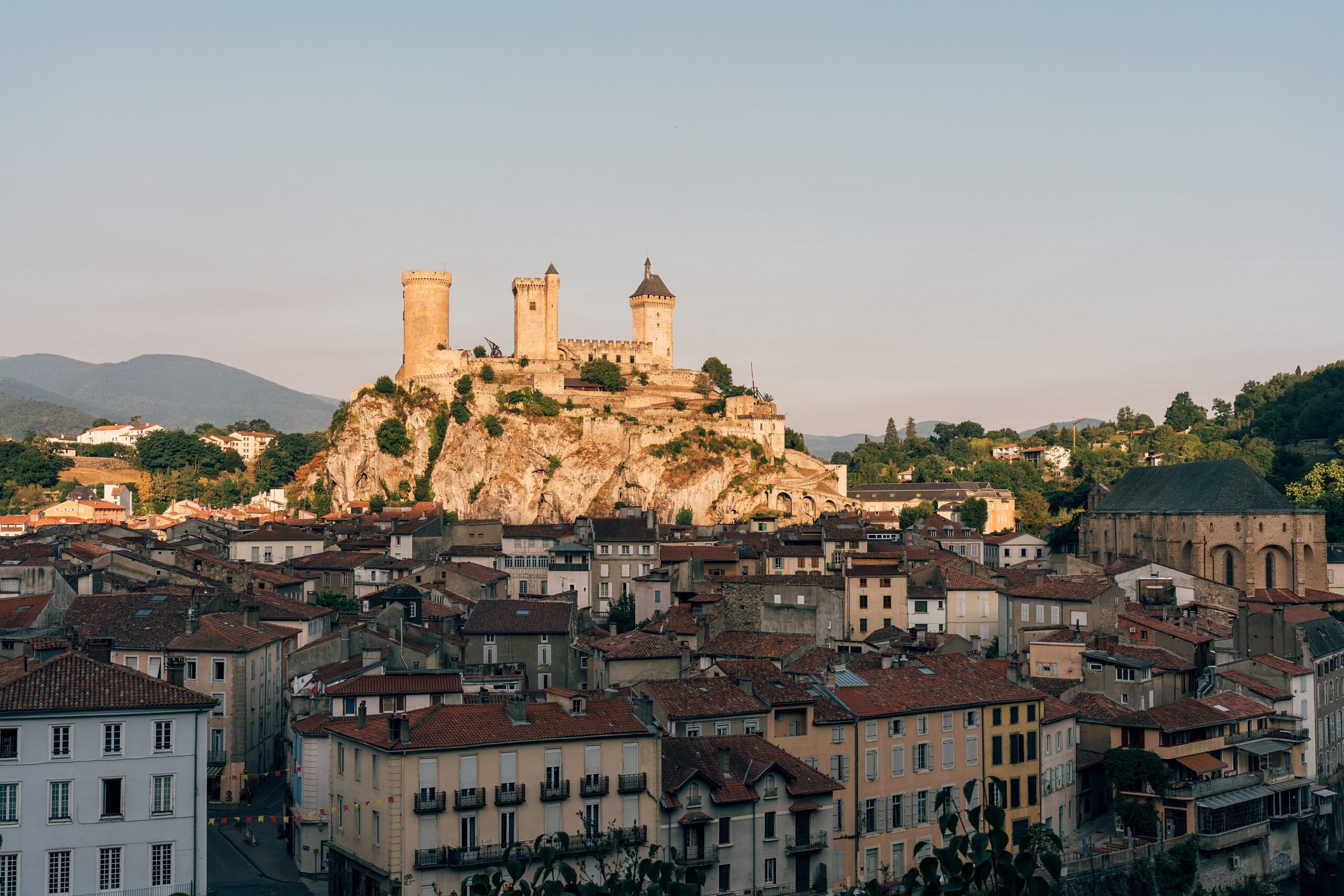 Deux châteaux ariégeois en route vers l’UNESCO – Ariège Pyrénées, le ...